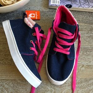 oomphies | Shoes | Oomphies Sam Sneaker | Poshmark
